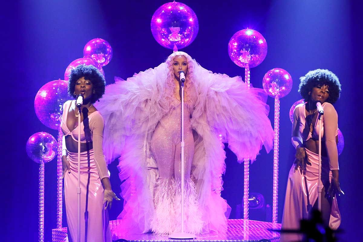 Watch Doja Cat Bring the Disco Vibes on 'Jimmy Fallon'