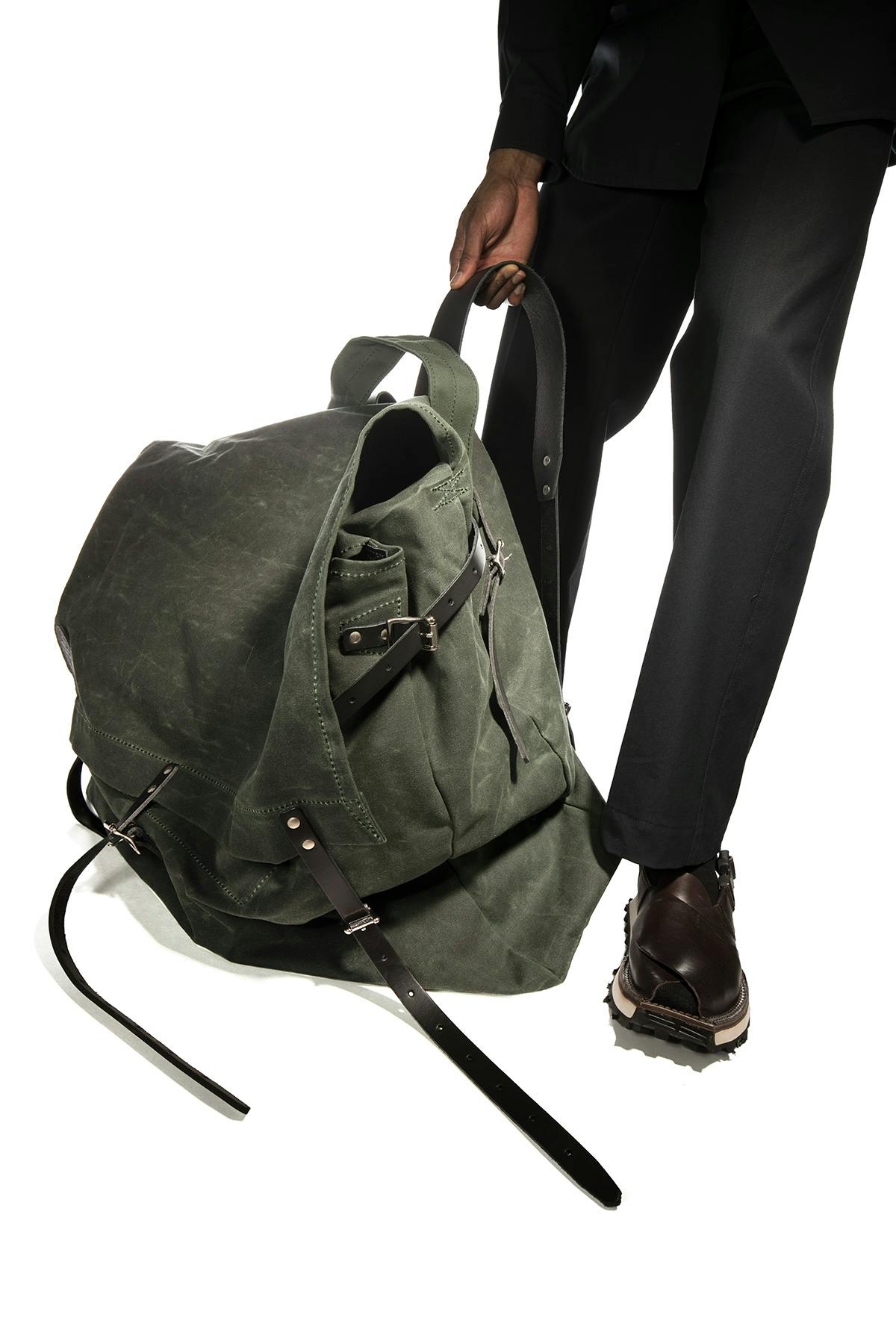 Schlep Chic: Meet the Macro-bag