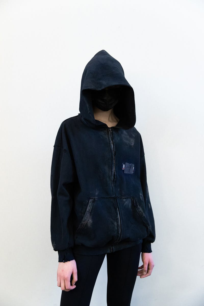 Distressed, Worn-Out Clothing Trends for Fall/Winter 2022