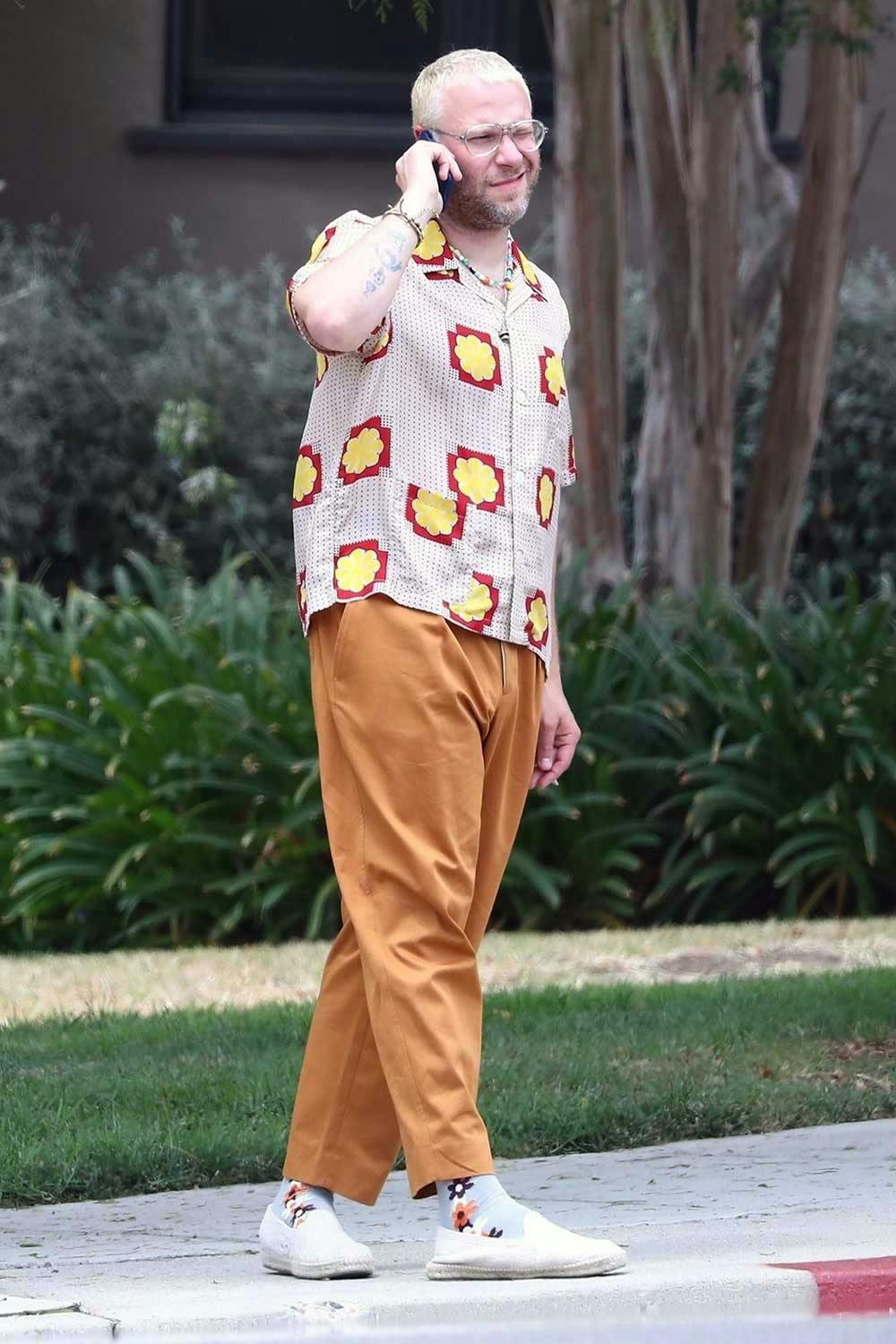 Seth Rogen's Platinum-Blonde Hair Is Summer 2022 Outfit Inspo