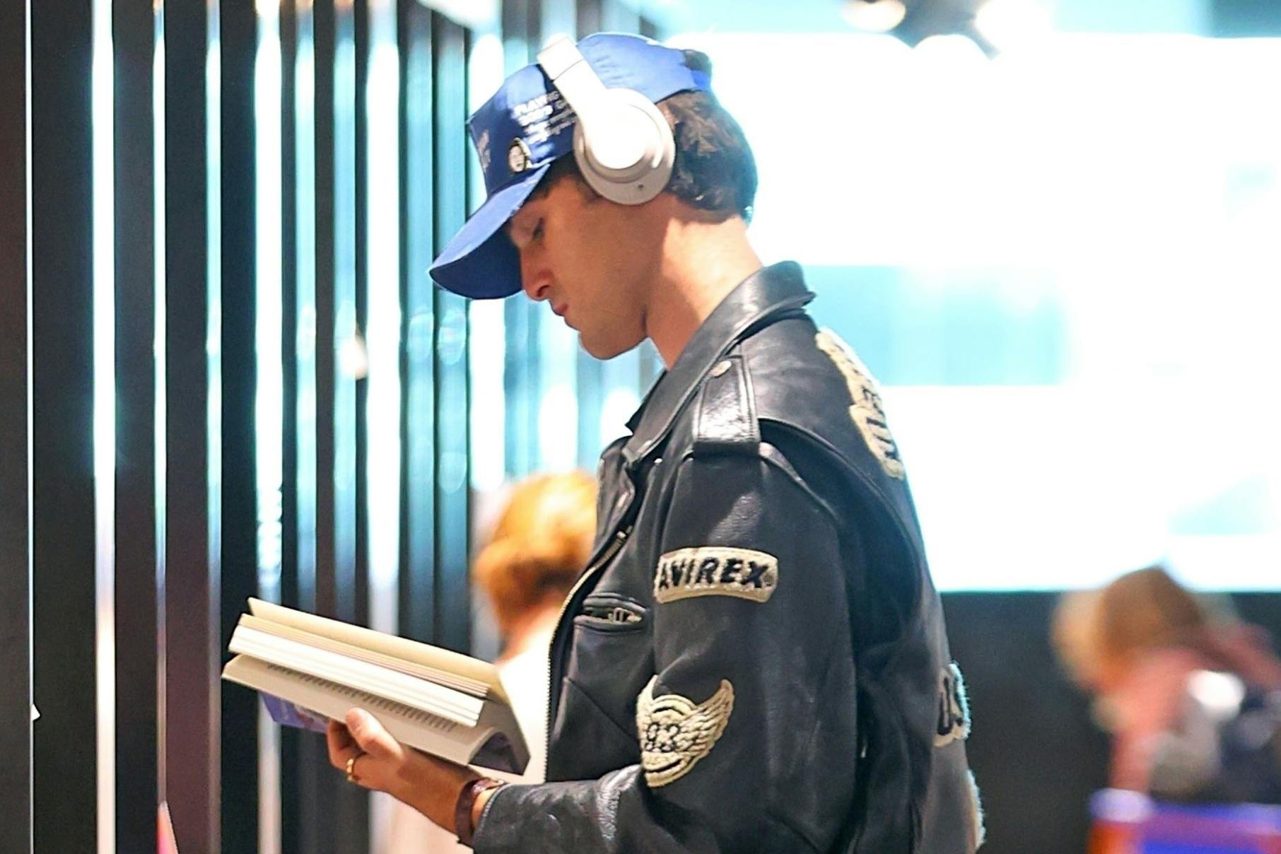 Jacob Elordi Keeps Flexing His Luxury Bags & Reads