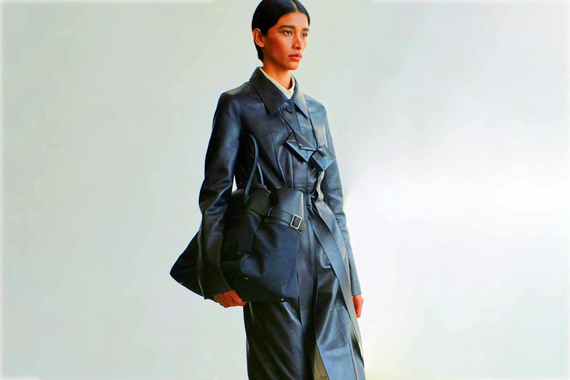 Schlep Chic: Meet the Macro-bag
