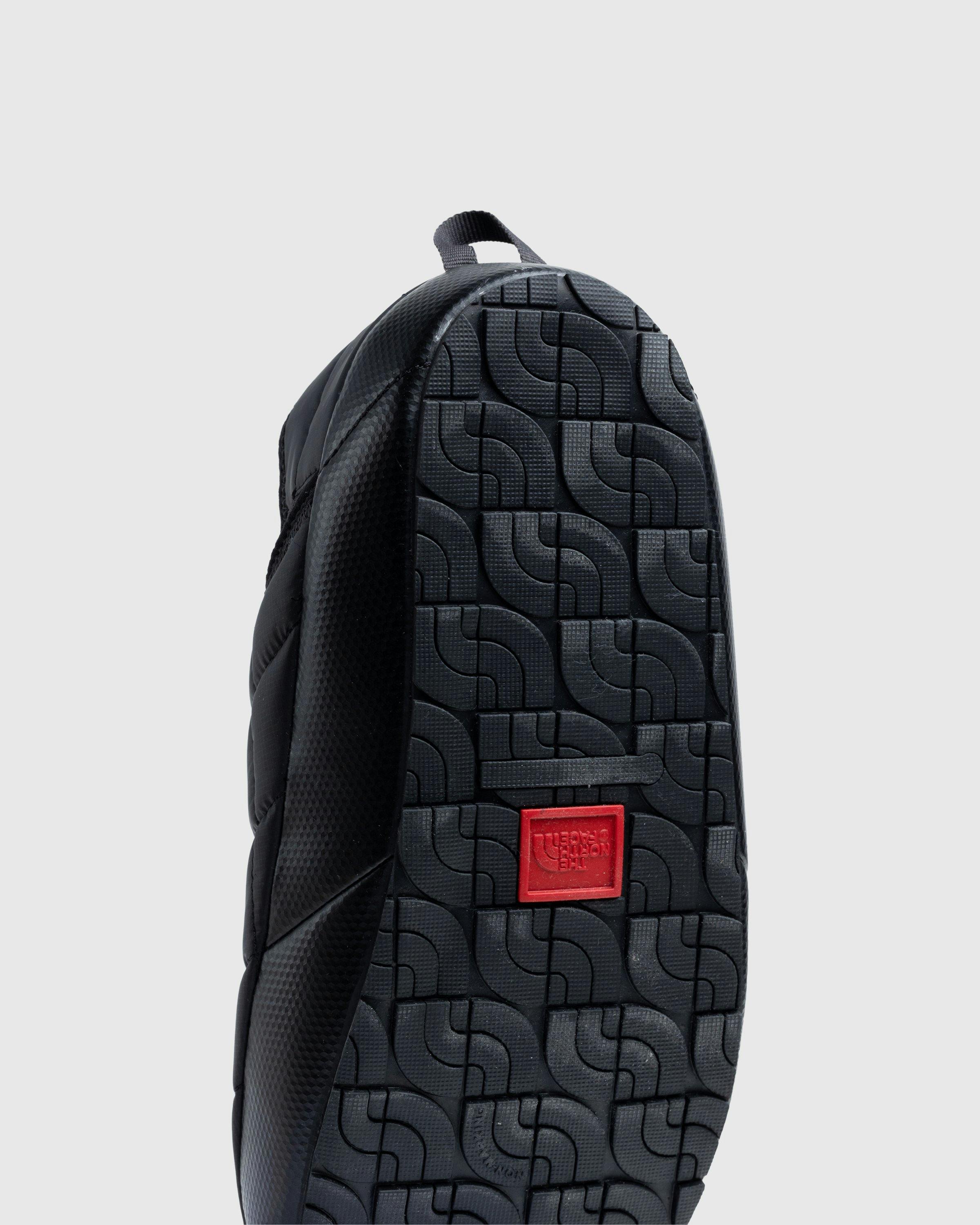 The North Face – ThermoBall Traction Mules V TNF Black/White ...
