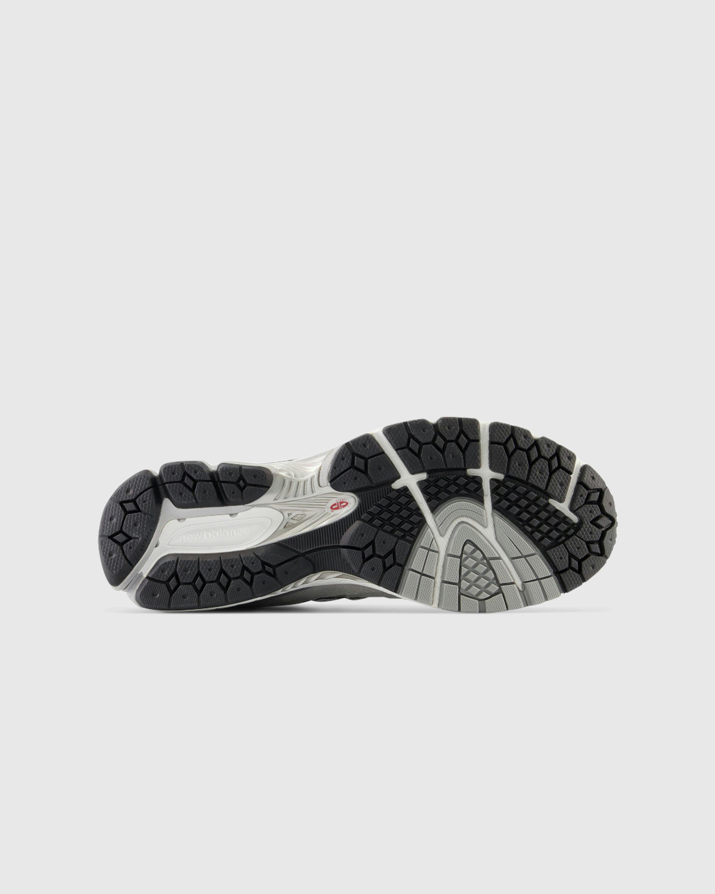 New Balance – M 2002 RXJ Concrete | Highsnobiety Shop