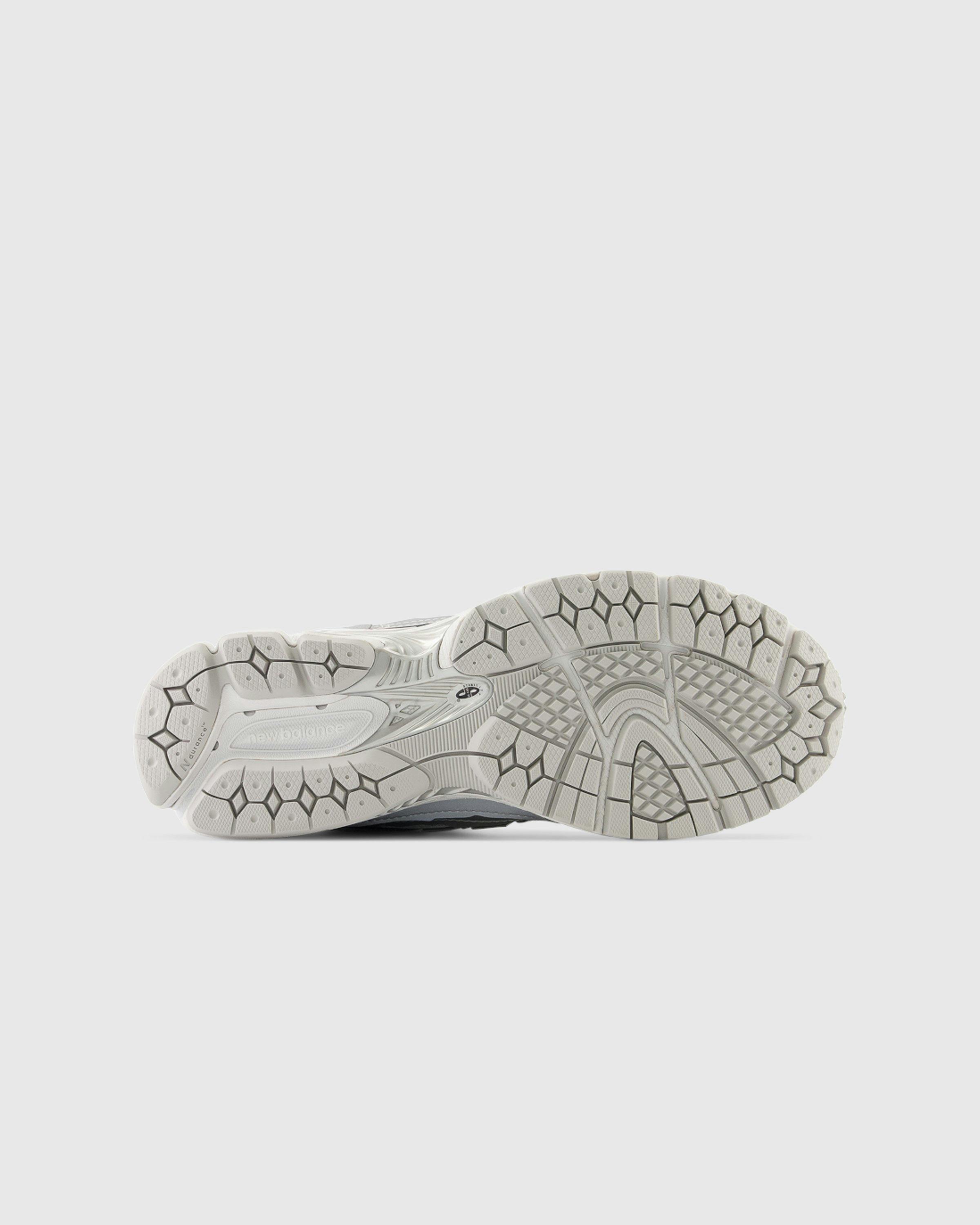 New Balance – 1906 DH Silver Metallic | Highsnobiety Shop