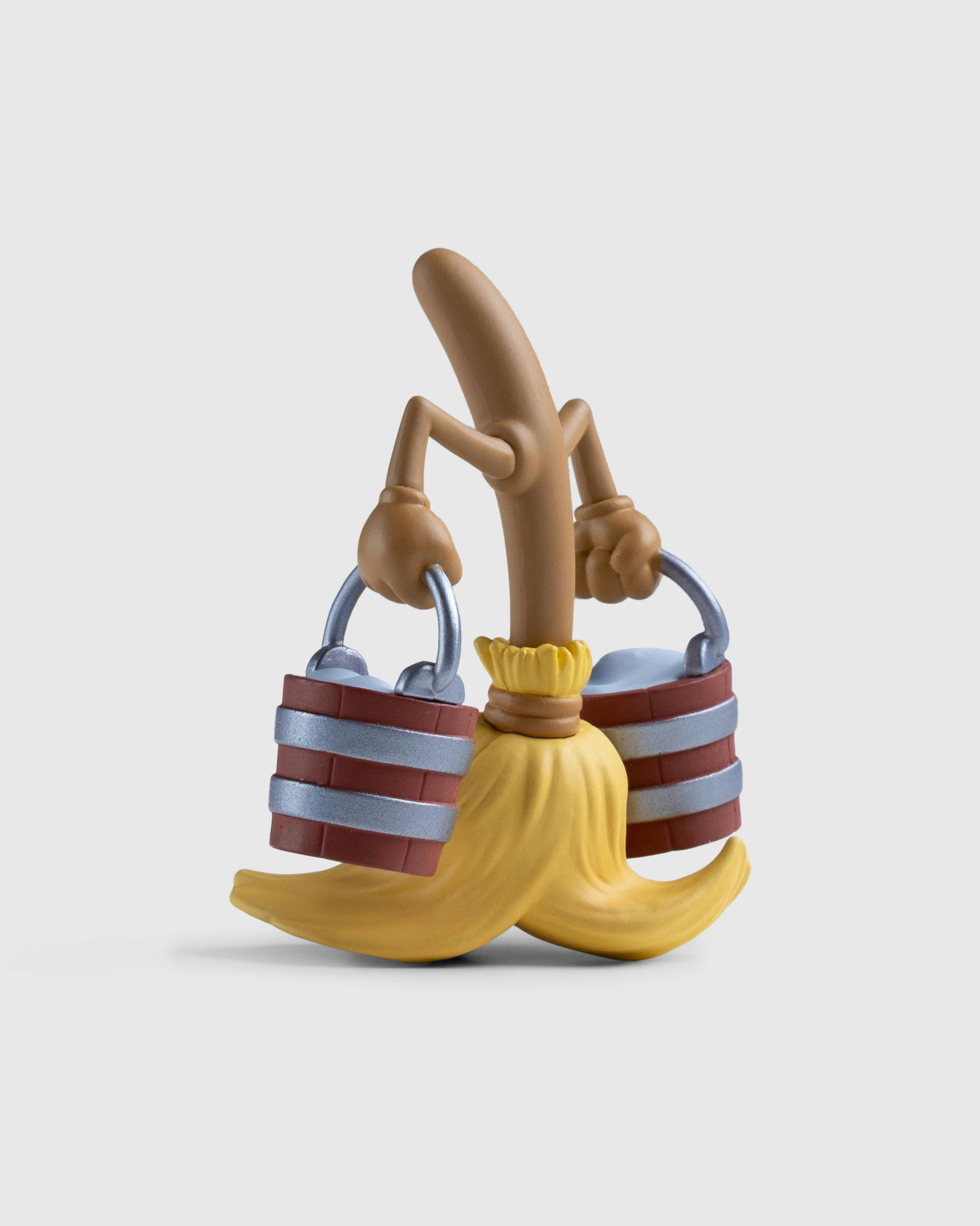 Medicom – UDF Disney Series 10 Fantasia Mickey Mouse & Broom ...