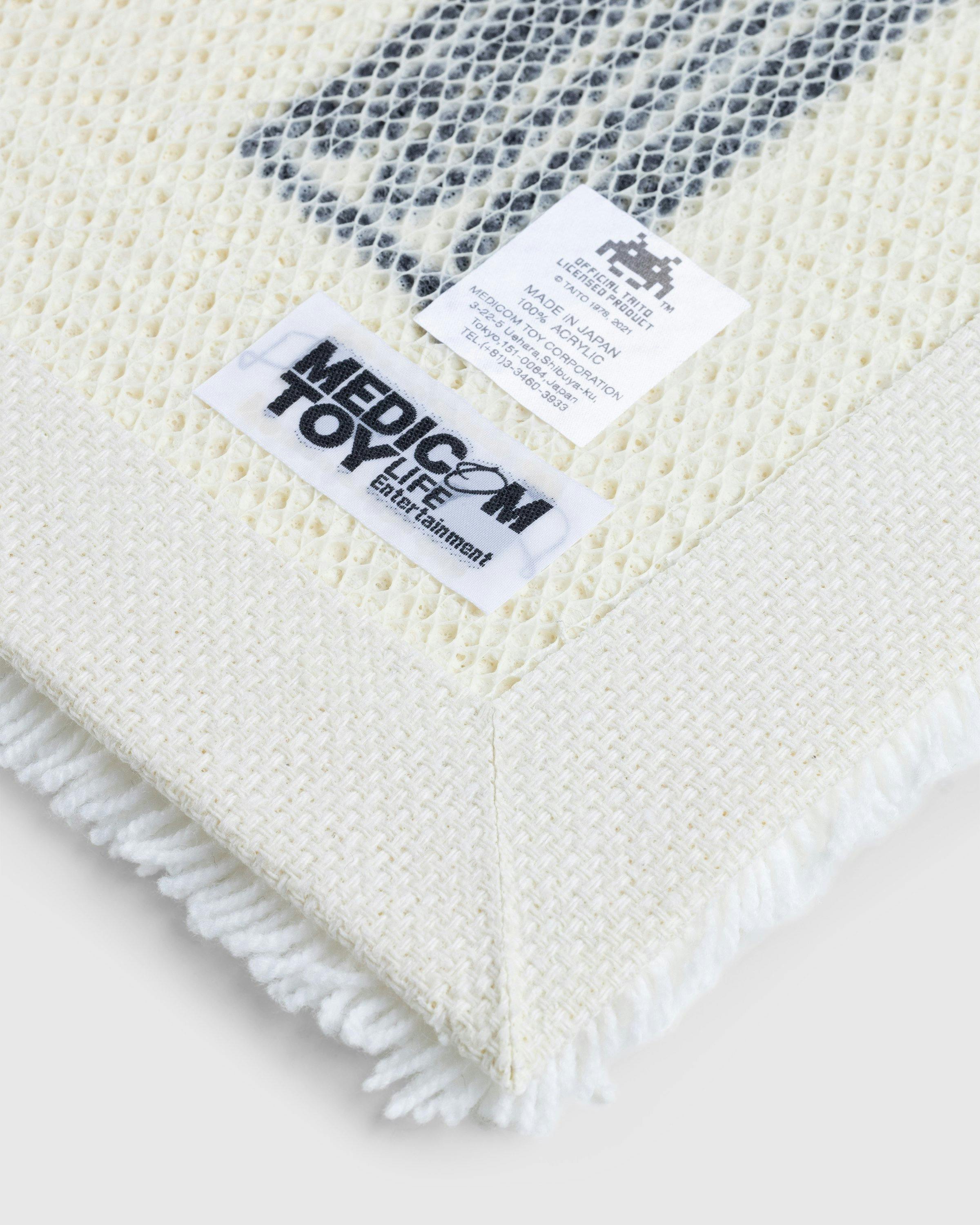 Medicom – Pac-Man Rug Multi | Highsnobiety Shop