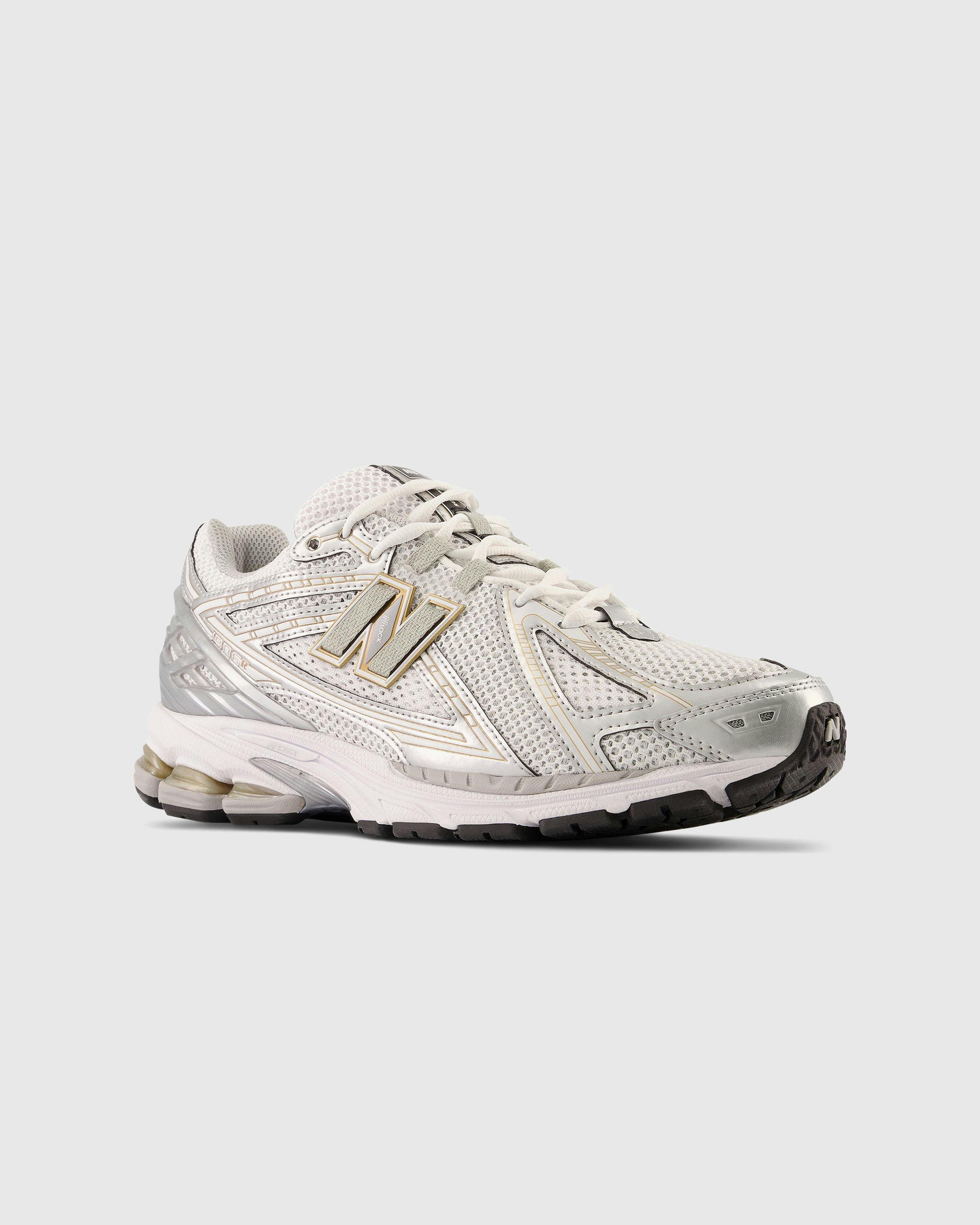 New Balance – M1906RI White | Highsnobiety Shop