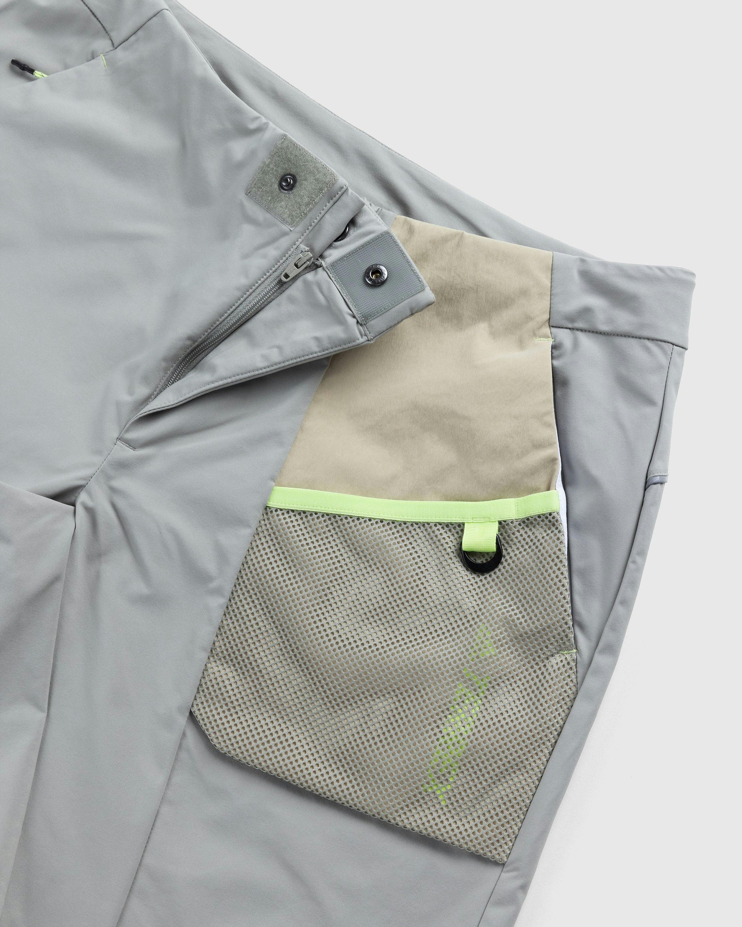 Adidas – Voyager Shorts Feather Grey/Savanna | Highsnobiety Shop