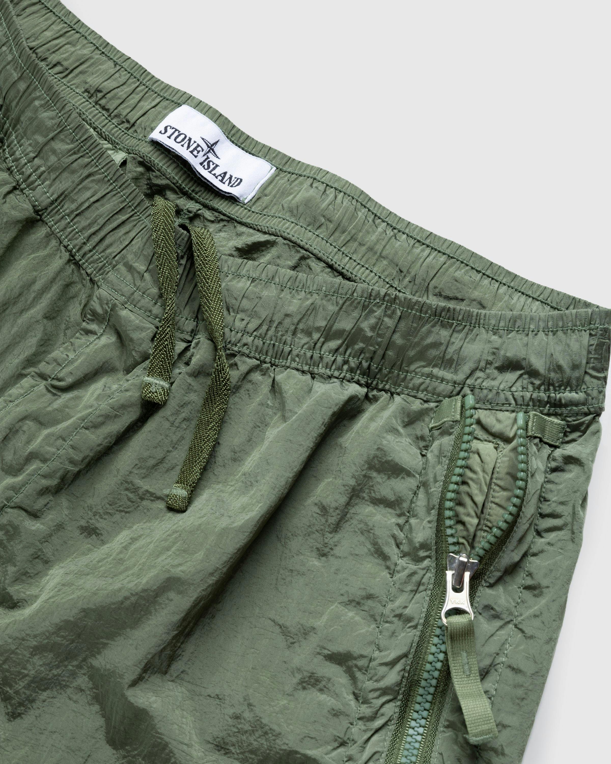 Stone Island – Pantalone Loose Green 31019 | Highsnobiety Shop