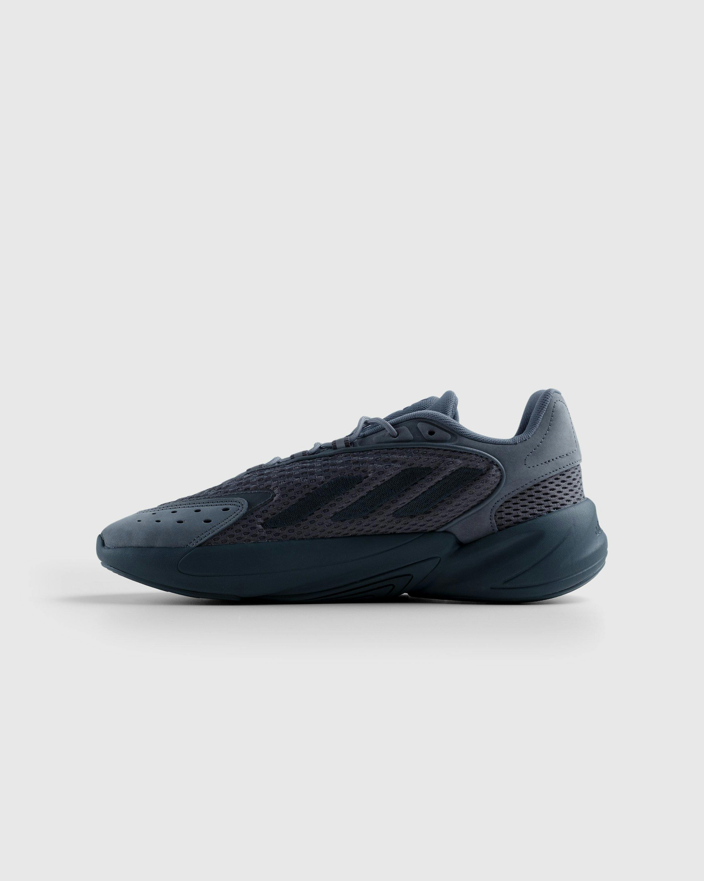 Adidas – Ozelia Grey/Carbon | Highsnobiety Shop