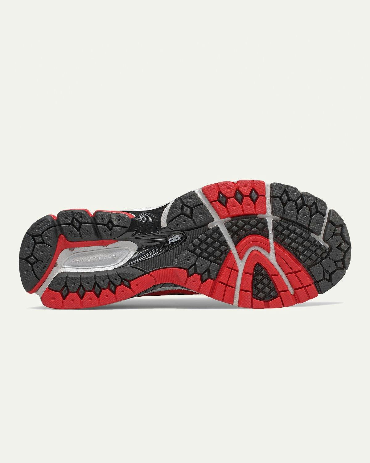 New Balance – ML860XA Red/Silver | Highsnobiety Shop