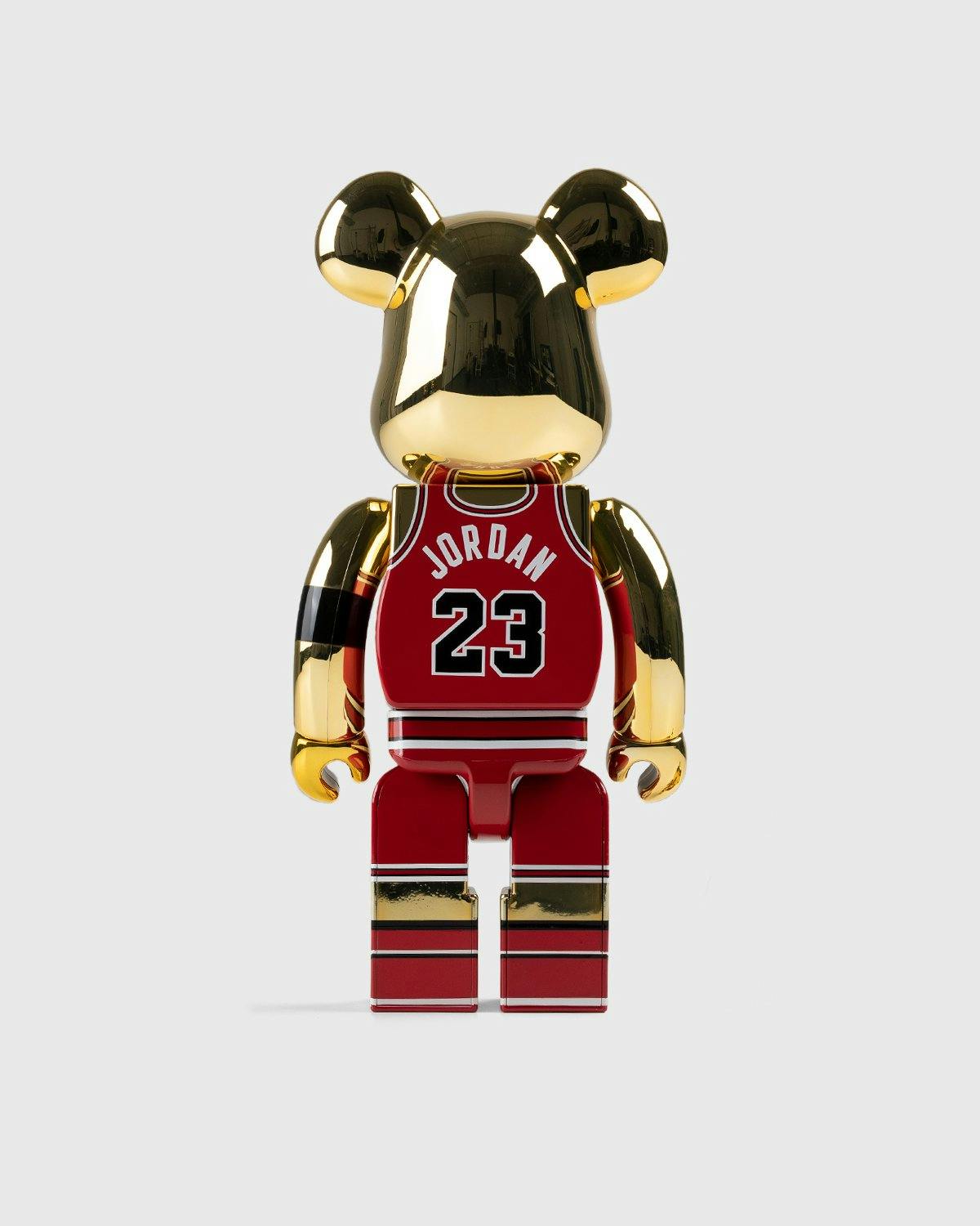 Medicom – BE@RBRICK Michael Jordan 1985 ROOKIE JERSEY 1000% Red | Highsnobiety Shop