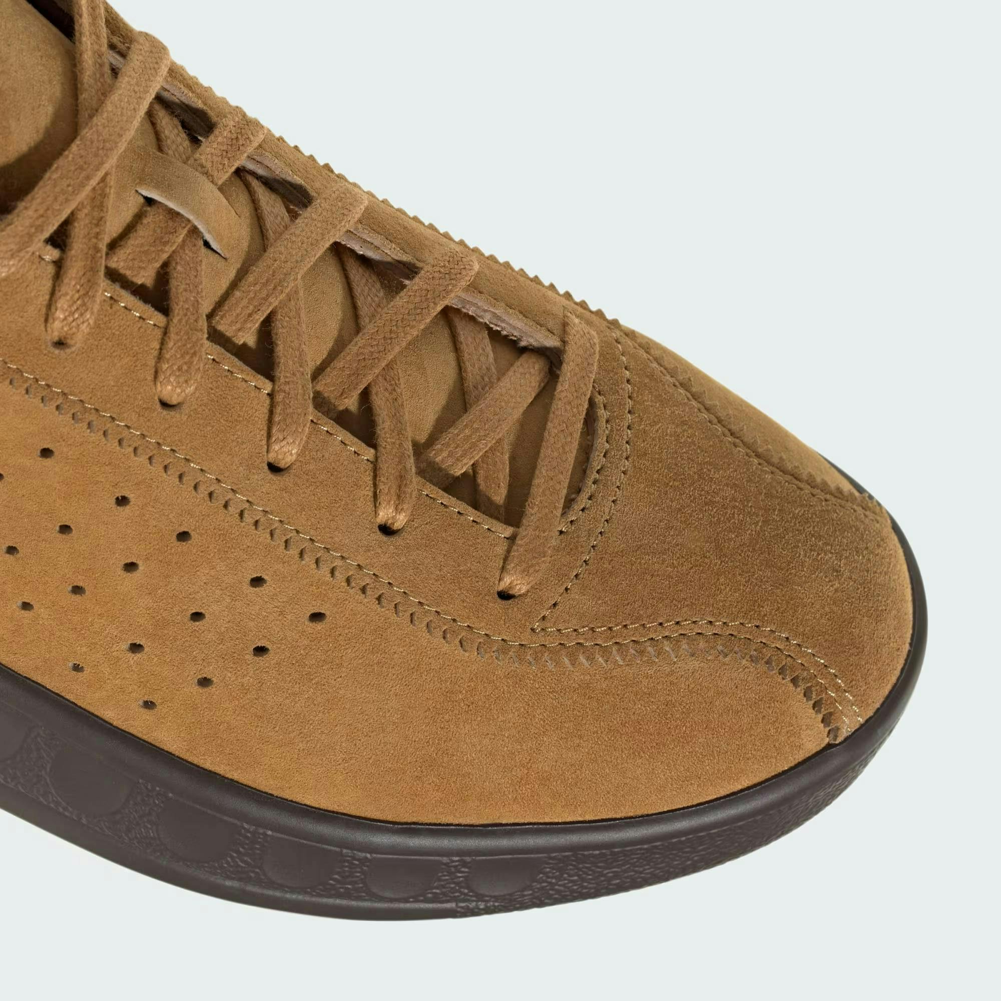 Roger Federer's New On Sneaker Wins On-Court & Off