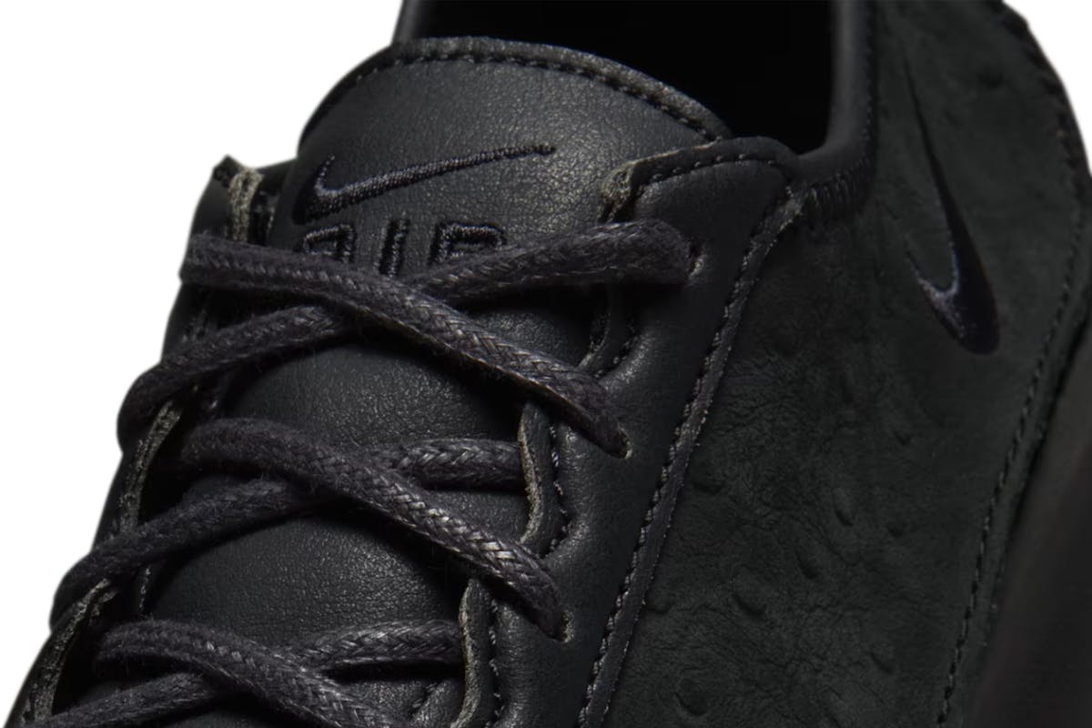 This Textural Nike Dunk Gets Its Well-Deserved Flowers