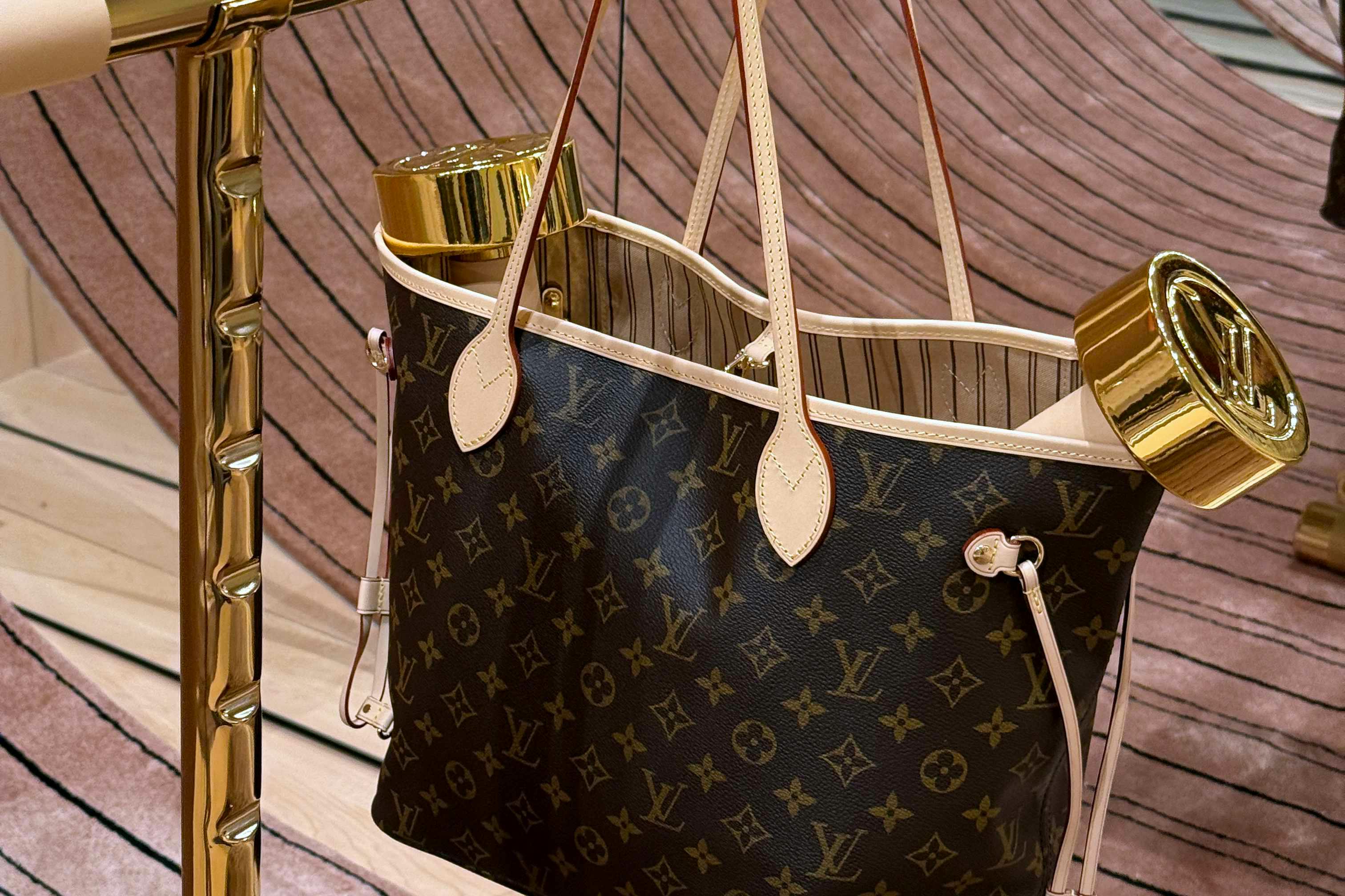 Roger Federer's New On Sneaker Wins On-Court & Off