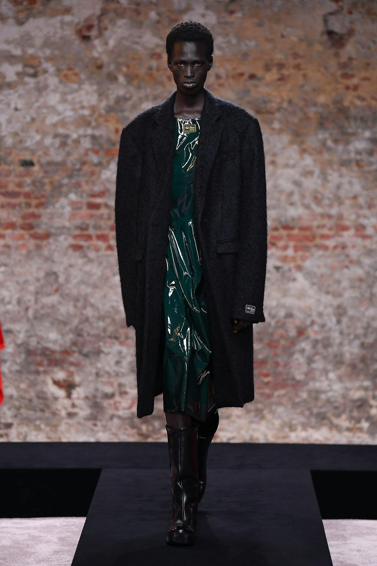 Raf Simons Fall/Winter 2022 Men's & Women's Runway Collection