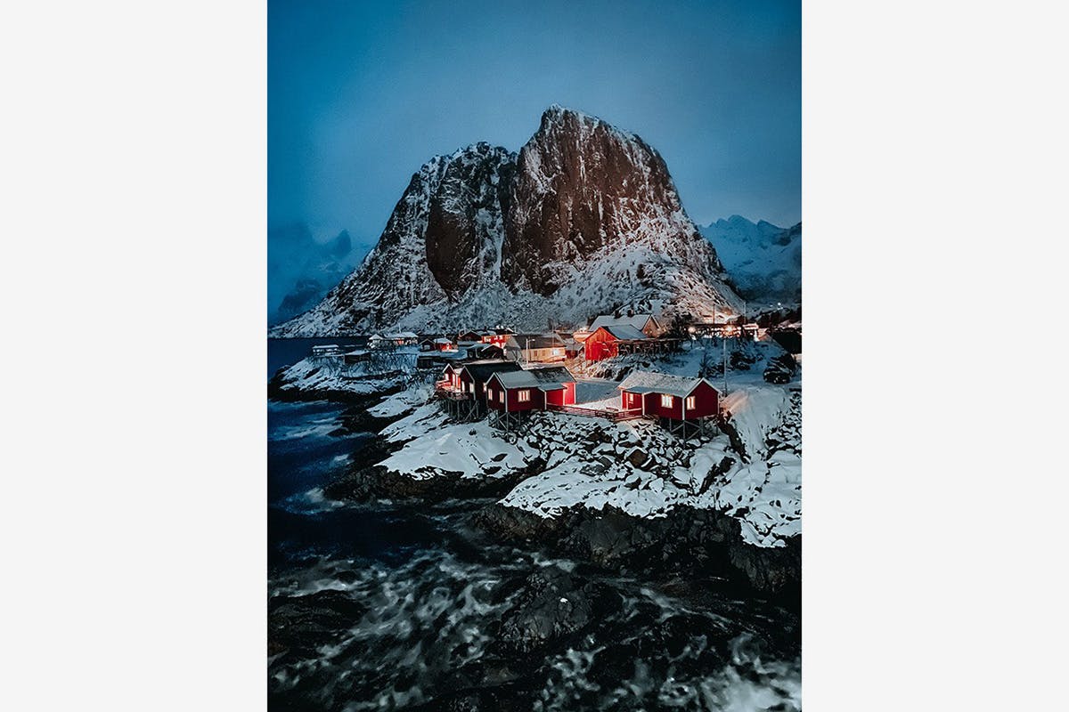 Apple's Night Mode Photo Challenge Shows Off the iPhone 11 Camera