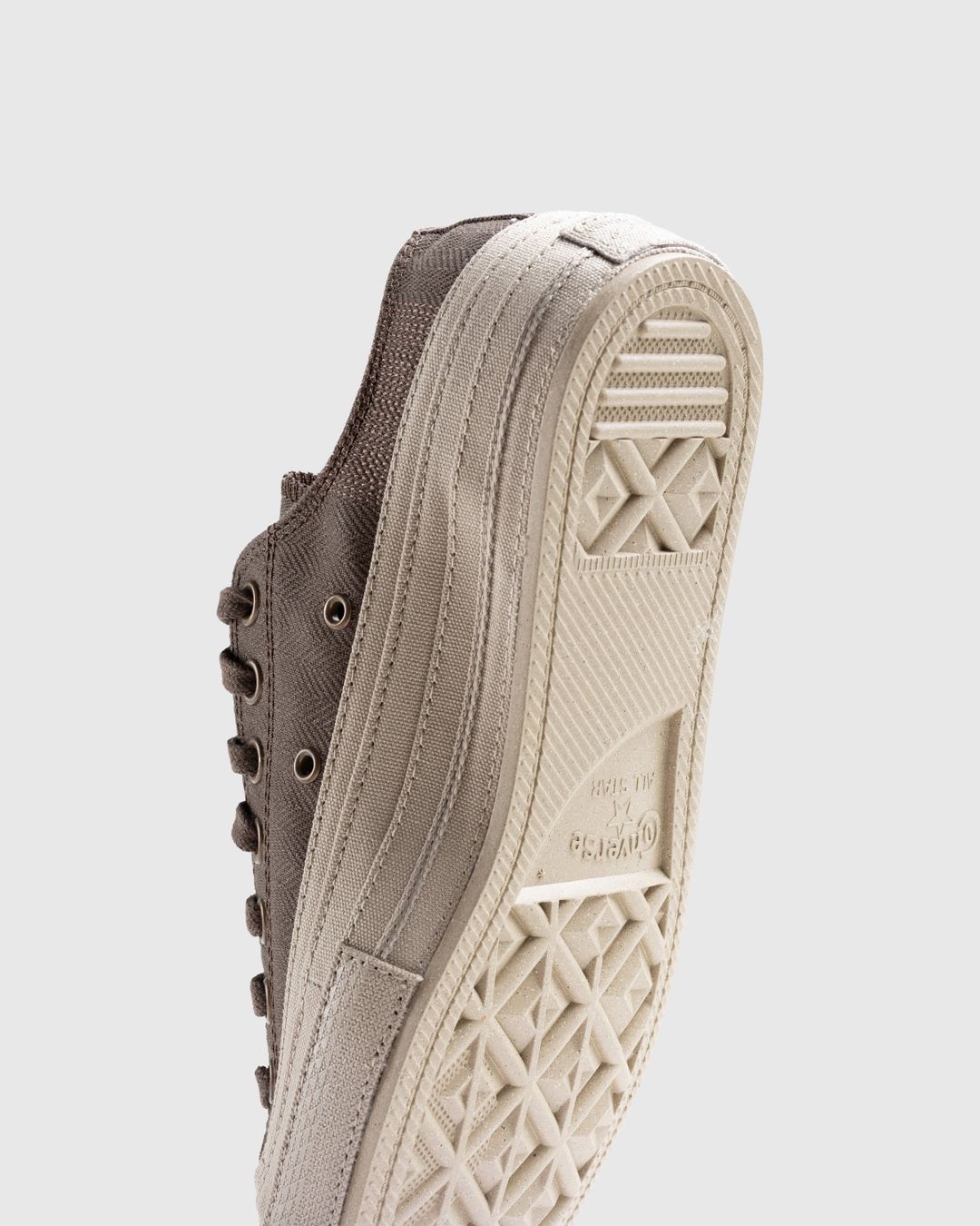 Converse x Herringbone – Chuck 70 Ox Engine Smoke/Toad | Highsnobiety Shop