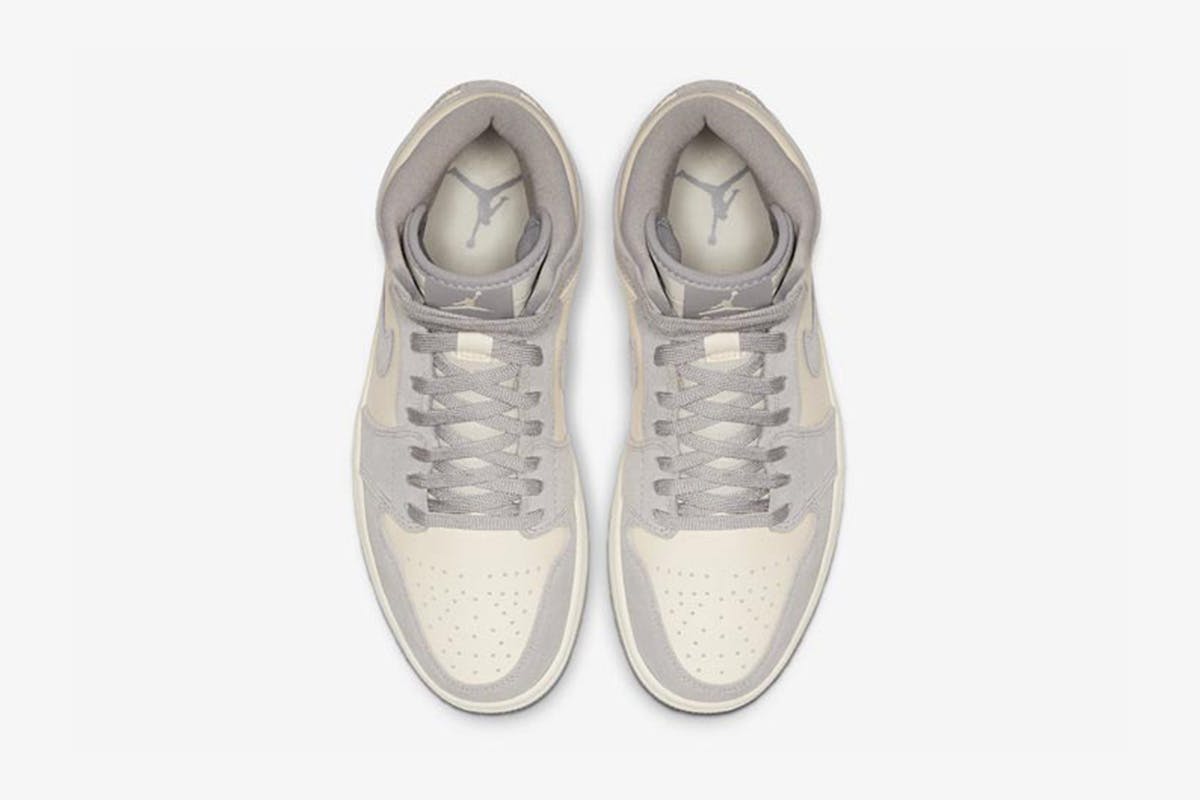 The Nike Air Jordan 1 Gets a Refreshing Pale Ivory Colorway