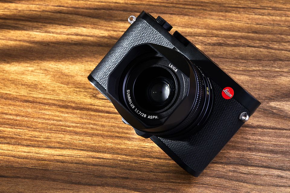 6 Compact Cameras that Beat Snapping On Your Phone Every Time