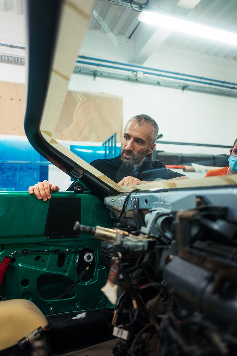 Porsche x L'Art de l'Automobile: The 270 KM/H Arthur Kar Interview