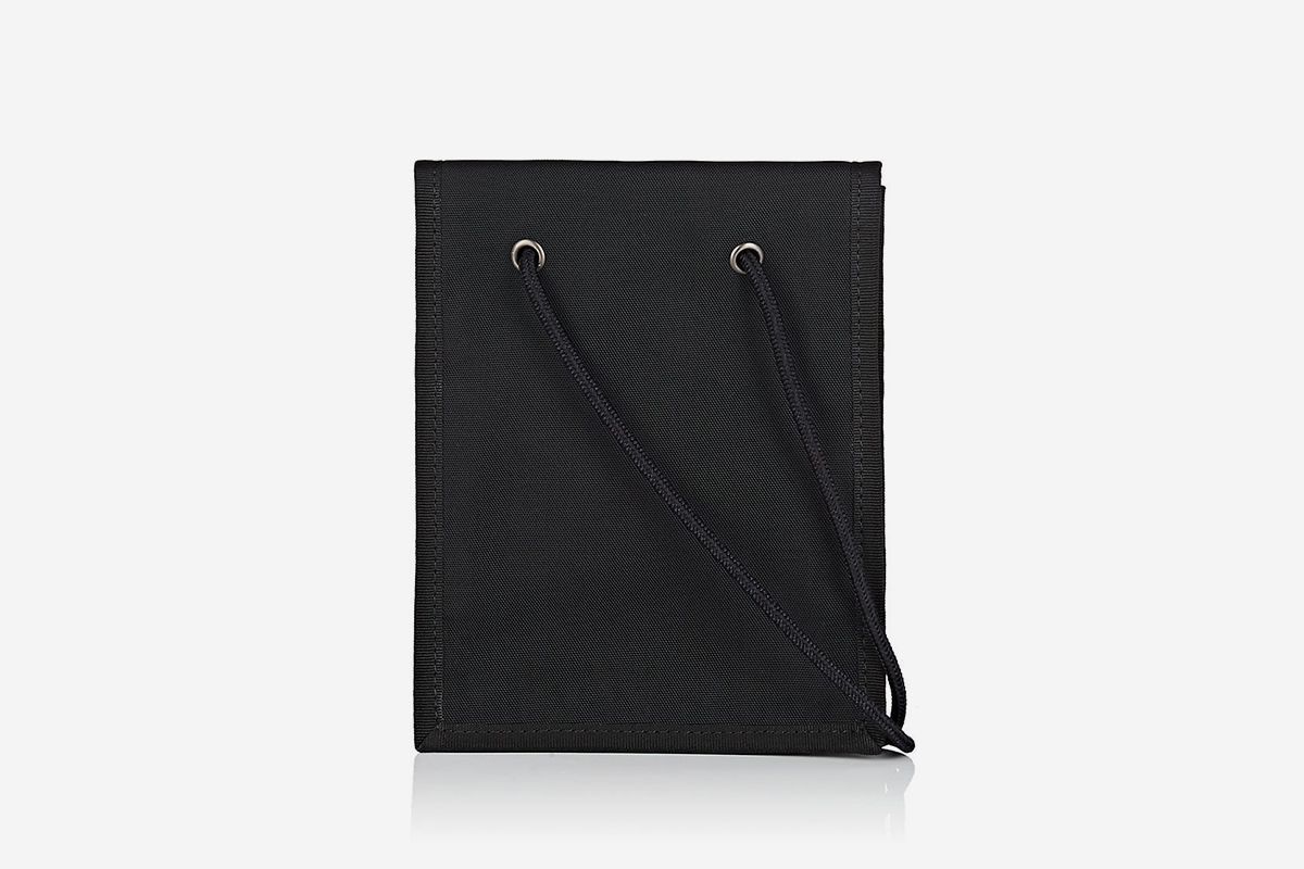 8 of the Best Neck Wallets for Every Budget