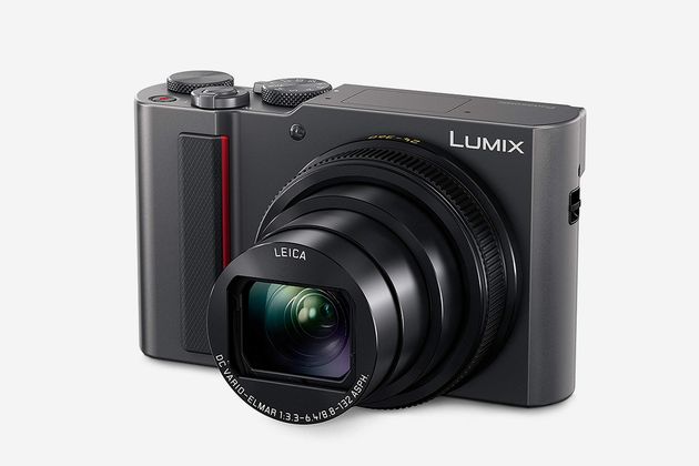 6 Compact Cameras that Beat Snapping On Your Phone Every Time