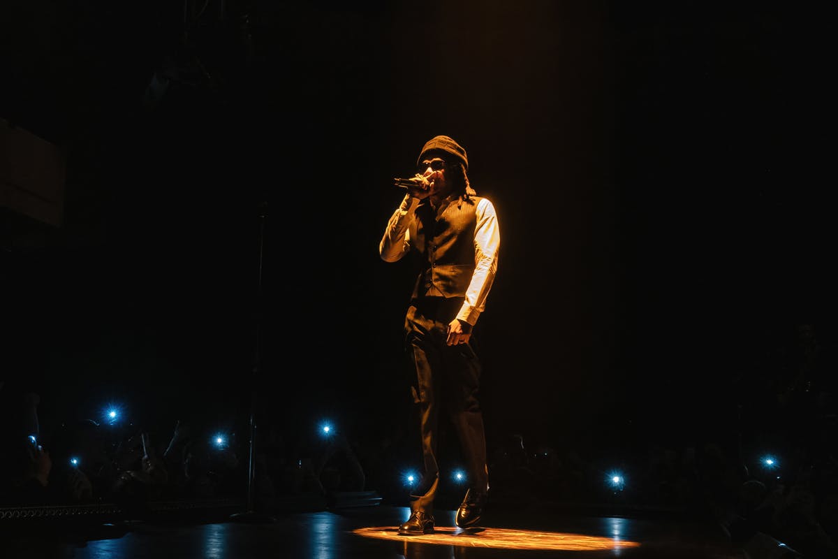 Jay-Z Performs at Warhol & Basquiat Exhibit Opening in Paris