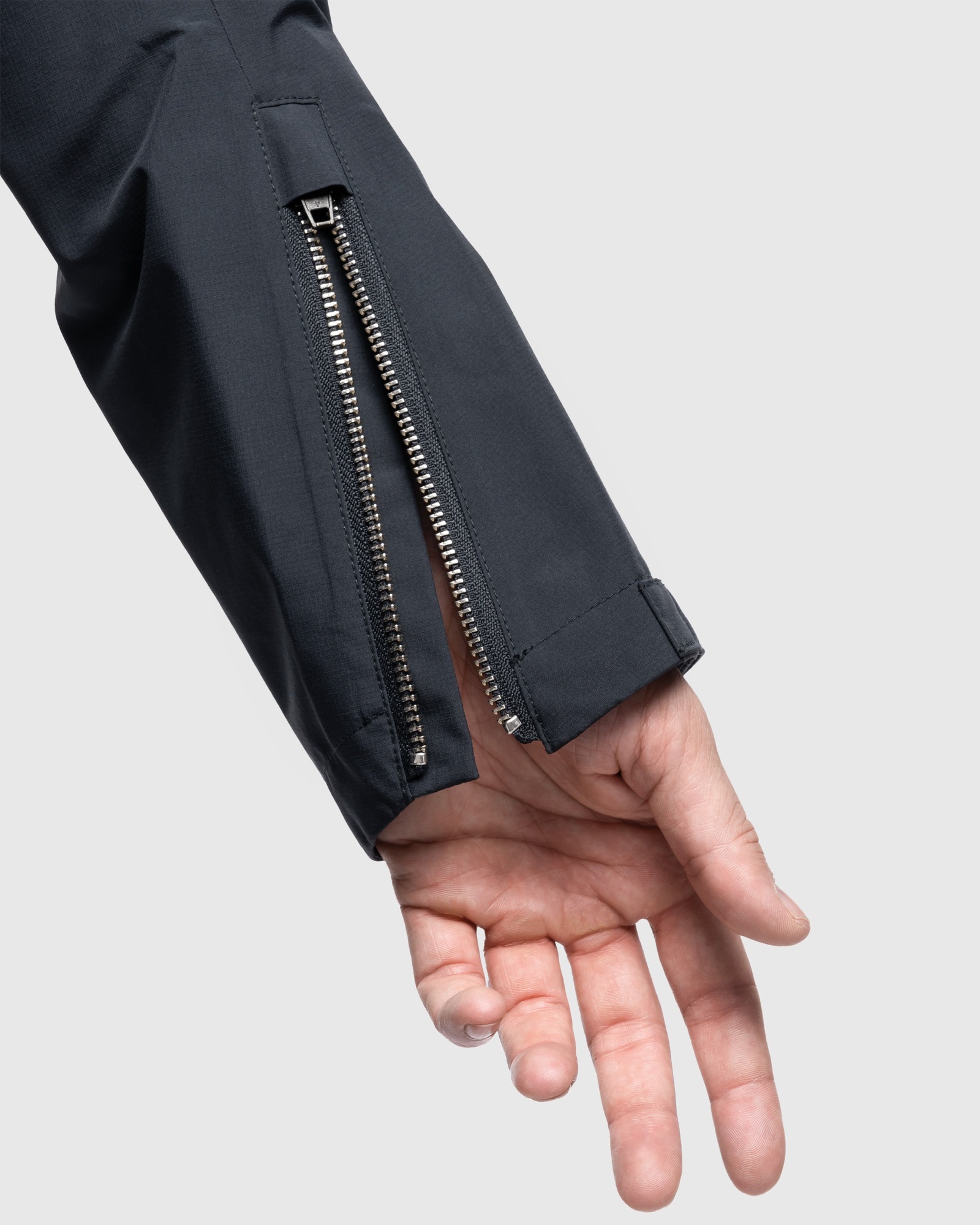 ACRONYM – J68-GT 3L Gore-Tex Pro Rider Jacket Black | Highsnobiety Shop