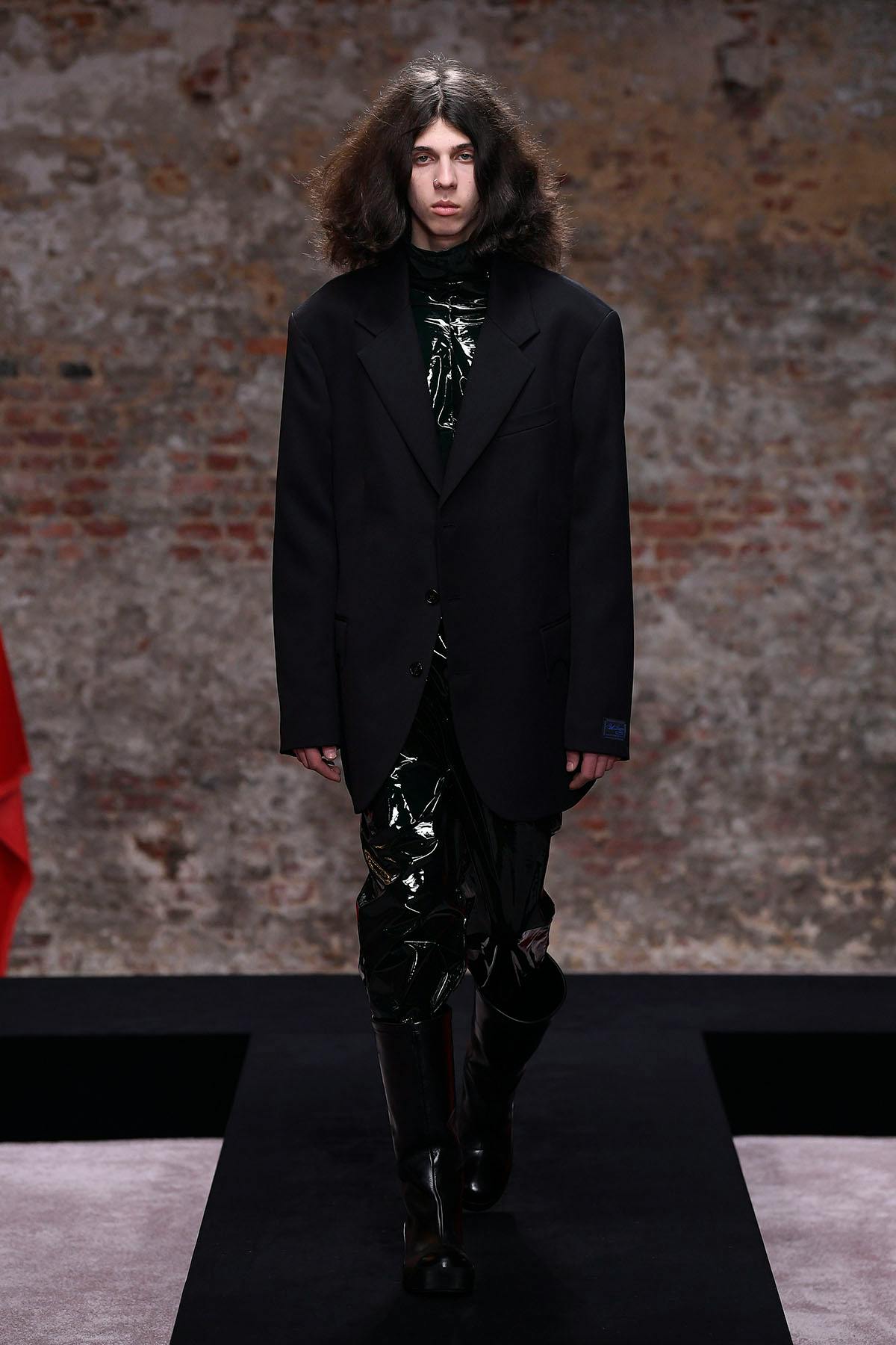 Raf Simons Fall/Winter 2022 Men's & Women's Runway Collection