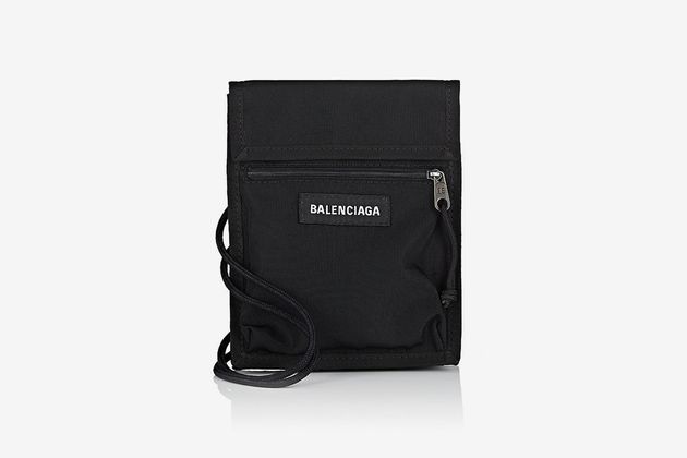 8 of the Best Neck Wallets for Every Budget