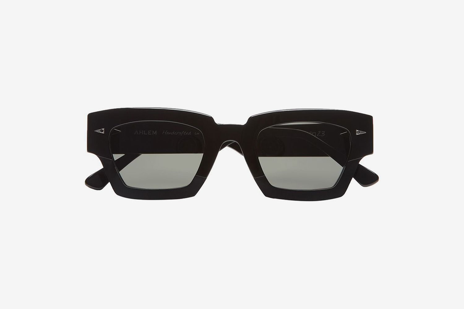 Shop the Best Black Sunglasses to Wear in 2022