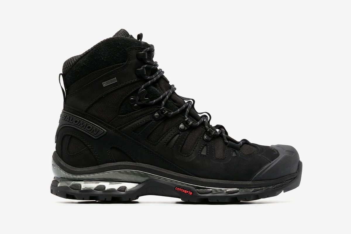 Drake Rocks Gorpcore Outfit, Salomon Quest 3 4D Boots Courtside