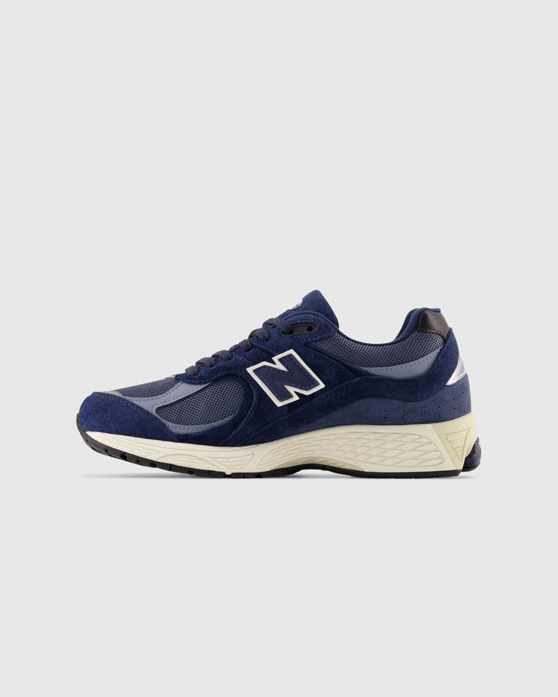 New Balance – M 2002 RXF Navy | Highsnobiety Shop