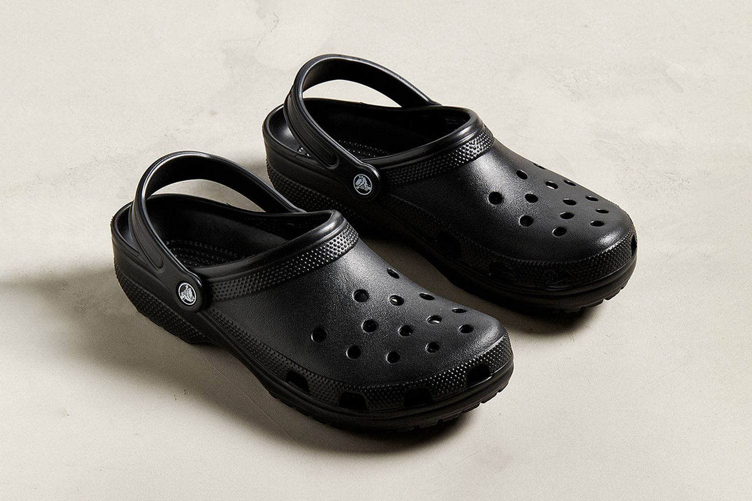 Questlove Wore Golden Crocs to the 2021 Oscars Red Carpet