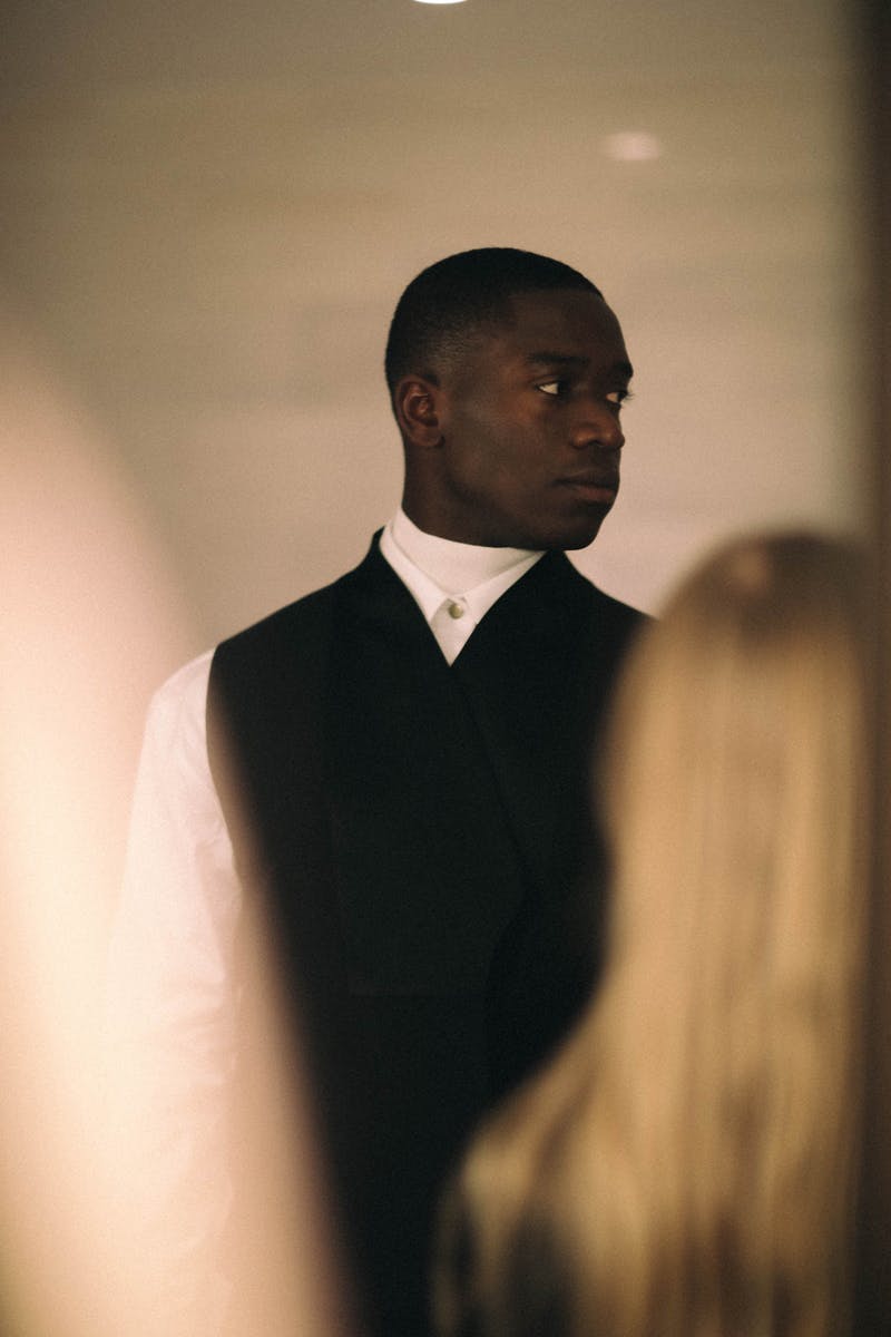 Damson Idris's Met Gala 2022 Dunhill Outfit Honors Sidney Poitier