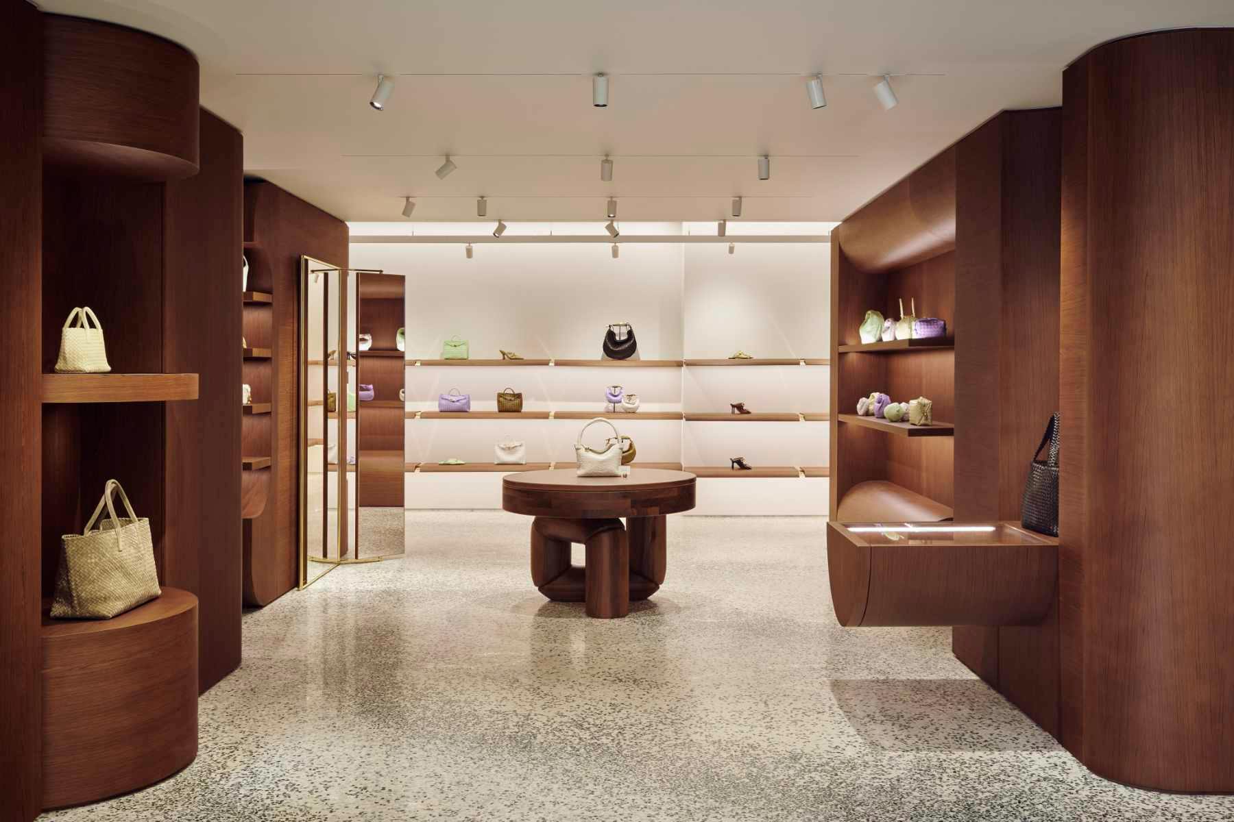 Bottega Veneta's Sloane St. Store Is Ancient Italian Excellence Bottega Veneta's Sloane St. Store Is Ancient Italian Excellence