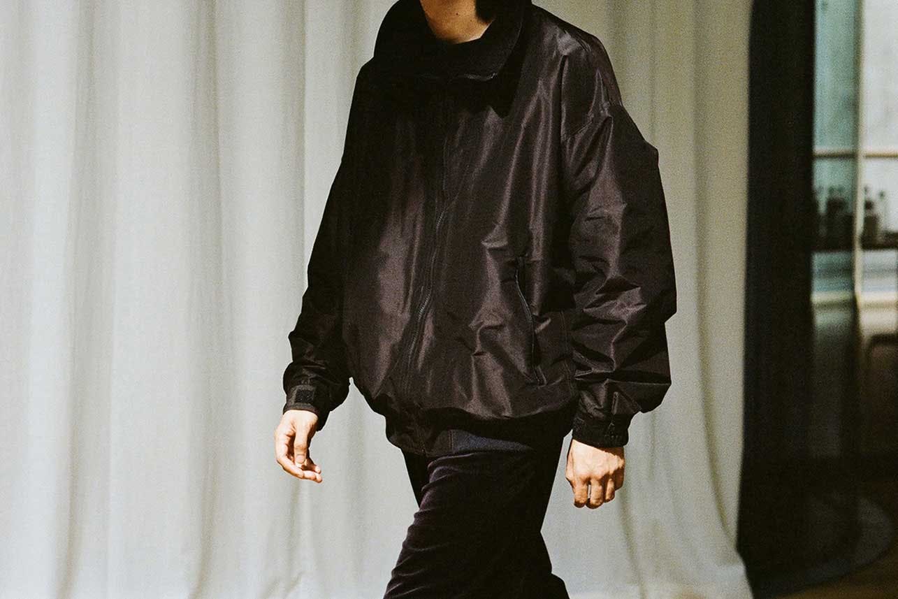Comoli's FW22 Clothing Collection Epitomizes Japanese Minimalism