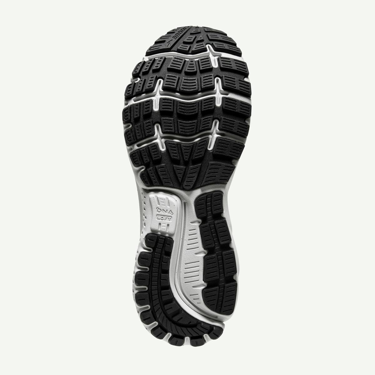 Best Sneakers to Train for a Marathon In: a Full Guide for 2020