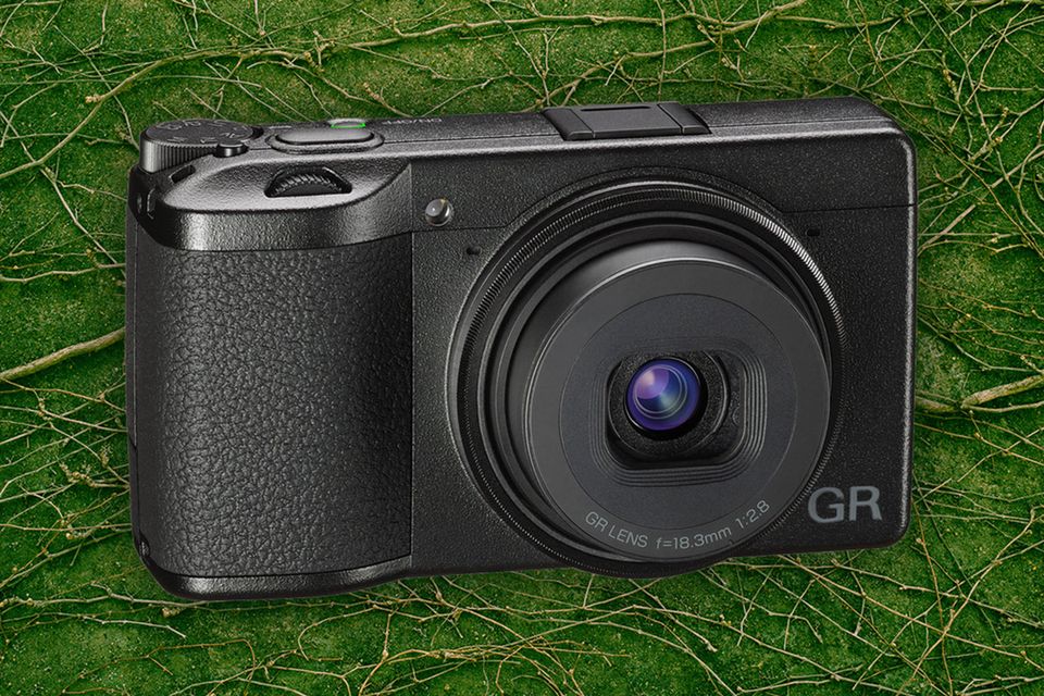 6 Compact Cameras that Beat Snapping On Your Phone Every Time