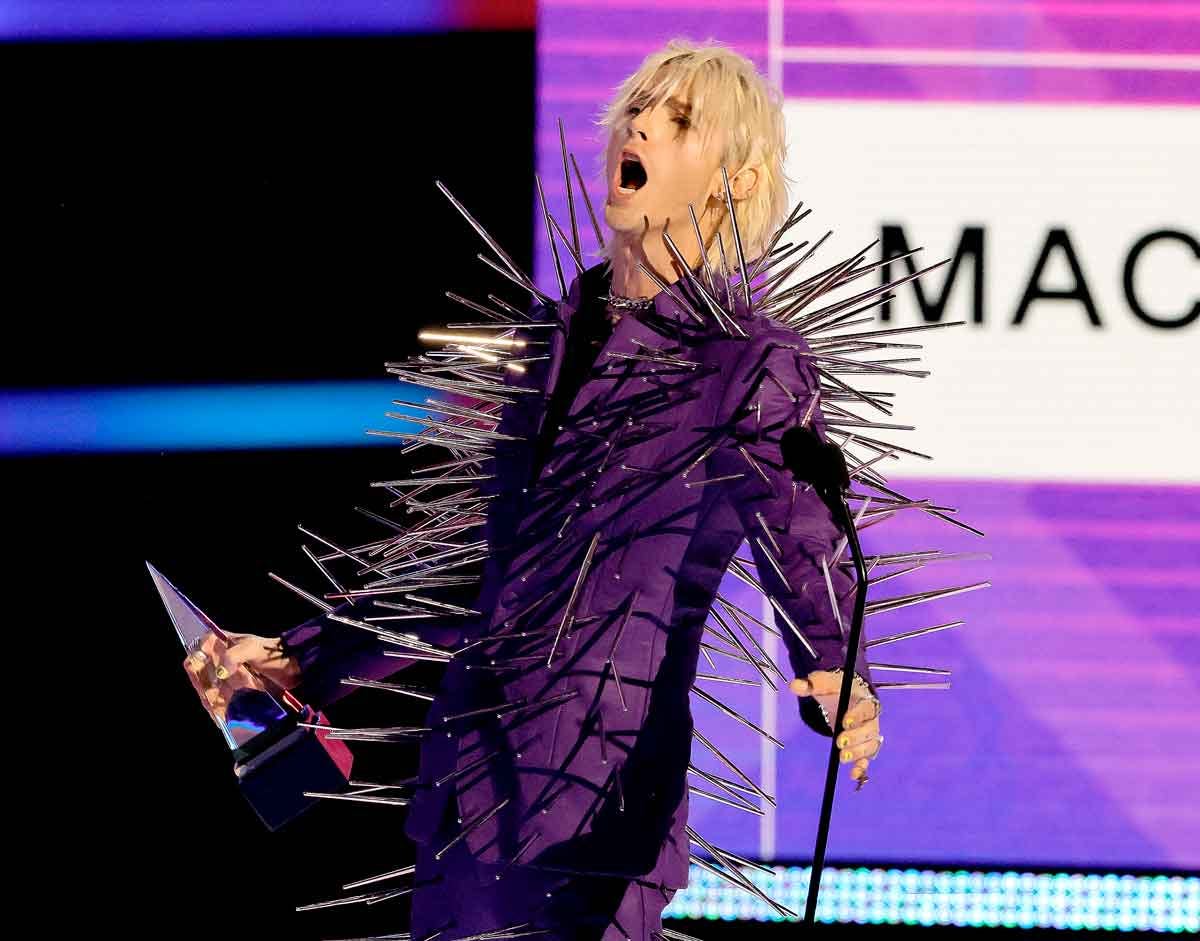 Machine Gun Kelly’s 2022 AMA Outfit Is Covered in Spikes