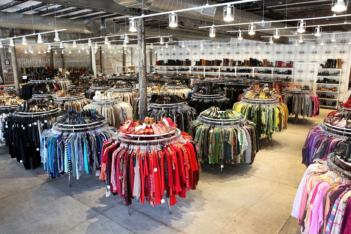 Thrifting For Clothes Like a Pro: The Ultimate Guide