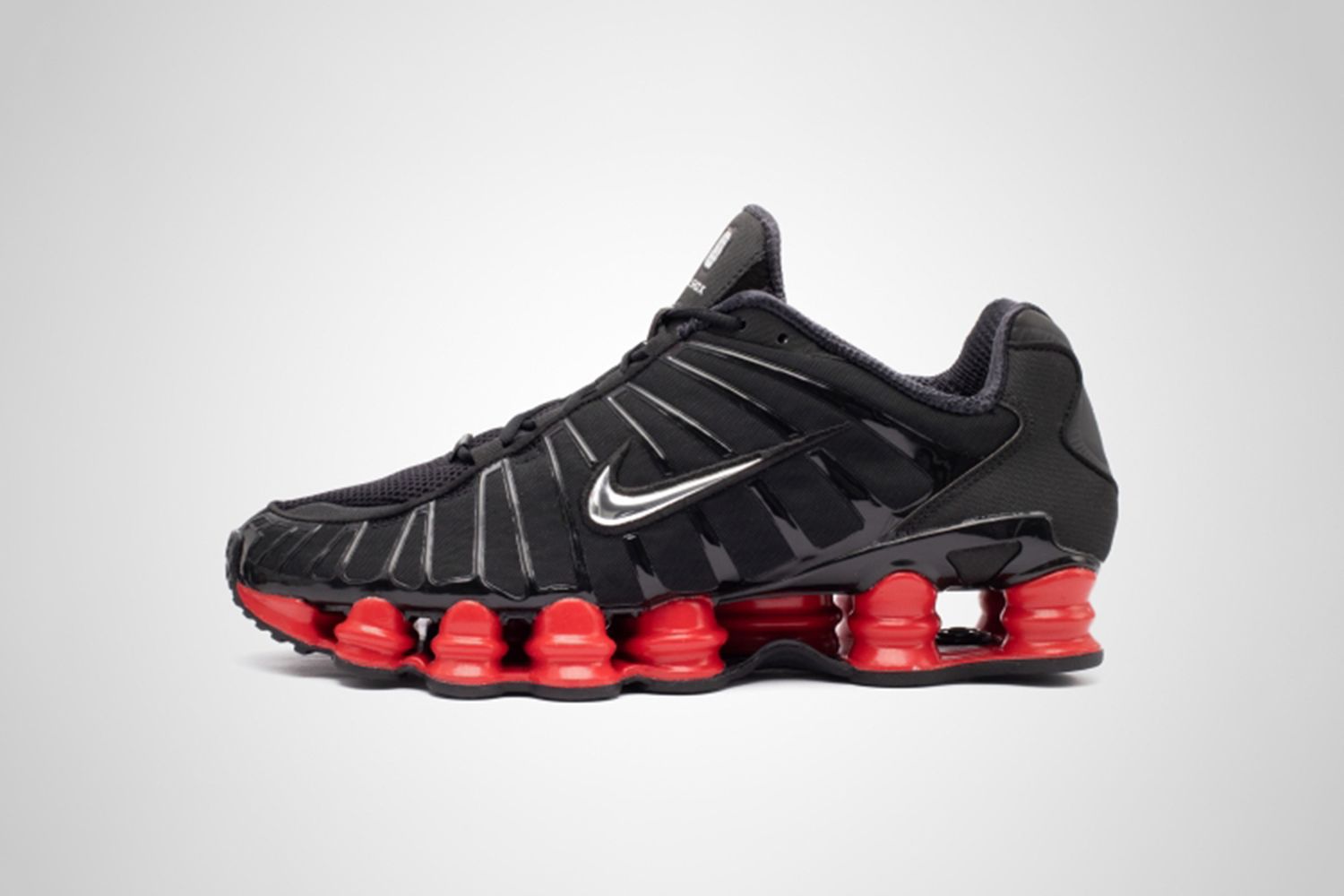11 of Our Favorite Black Nike Sneakers to Cop Right Now