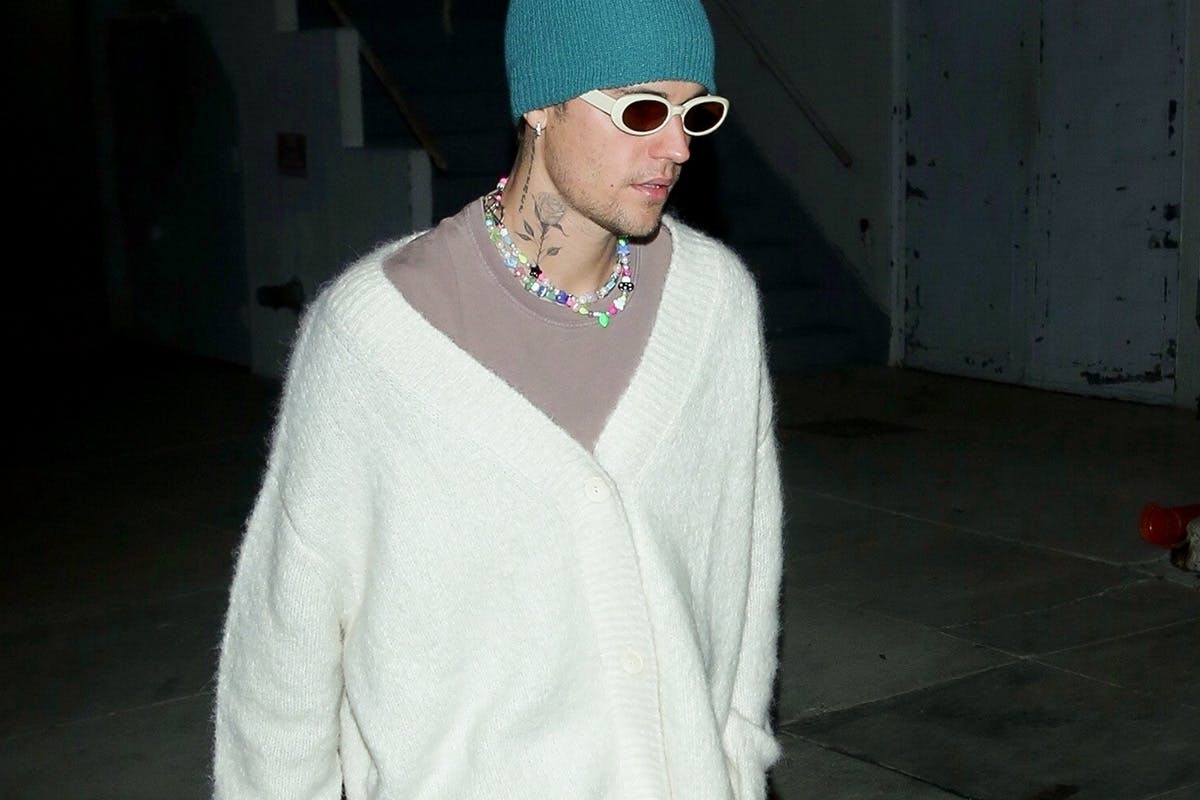 How To Style Baggy Jeans According To Justin Bieber
