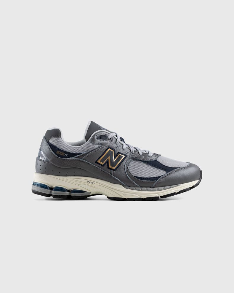 New Balance – M2002RHP Castle Rock | Highsnobiety Shop