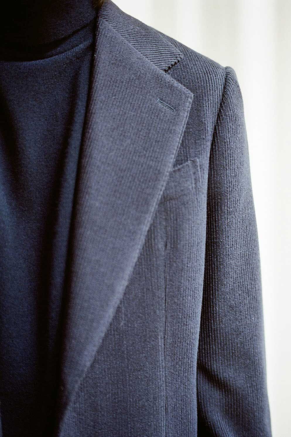 Comoli's FW22 Clothing Collection Epitomizes Japanese Minimalism