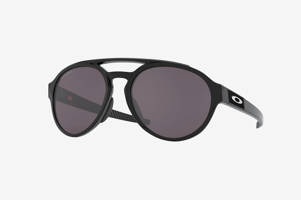 How to Pick the Right Sunglasses for Your Face Shape