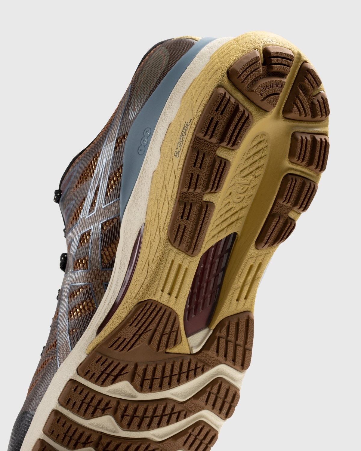 asics – FN3-S Gel Kayano 28 Anthracite/ Antique Gold | Highsnobiety Shop