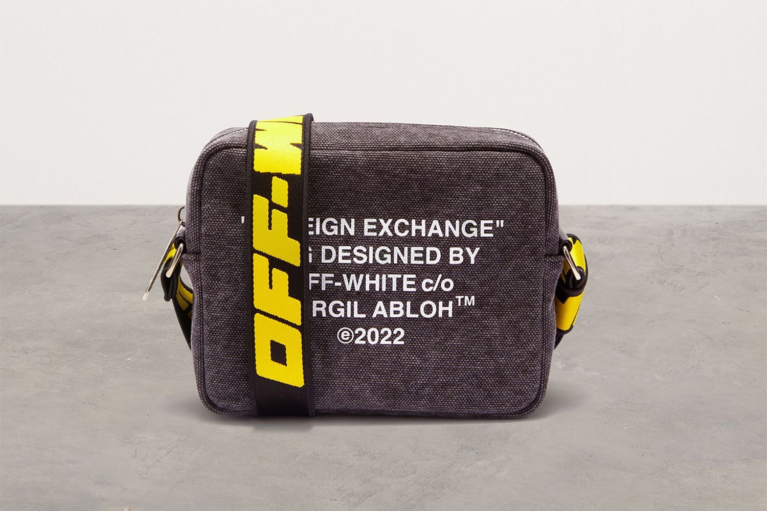 Best Side Bags for Men & How to Wear them in 2022